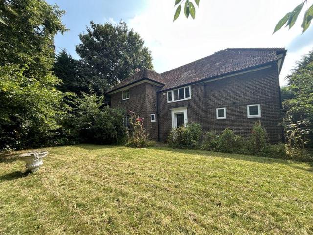 Moor Street, Burton On Trent 4 bed detached house to rent £1,295 pcm £299 pw