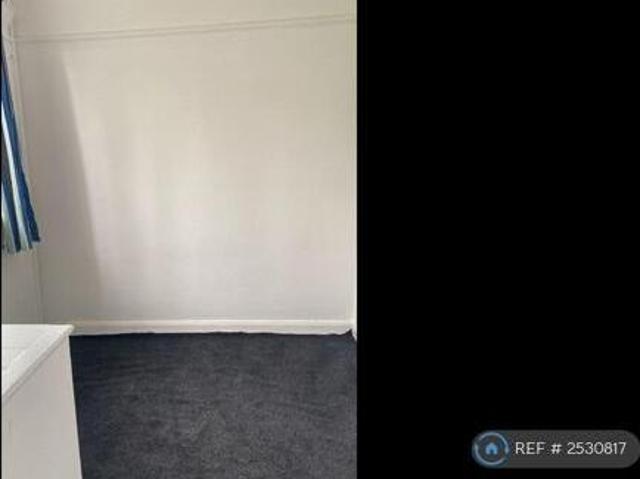 Moorcoft Dr, Manchester, 3 Bedroom Semi detached