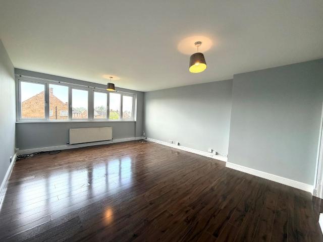 Moordown Avenue, Solihull B92, 2 bed flat to rent, £1,050 pcm | PrimeLocation