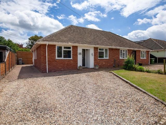 Moore Avenue, Norwich NR6, 3 bed bungalow to rent, £1,350 pcm | PrimeLocation