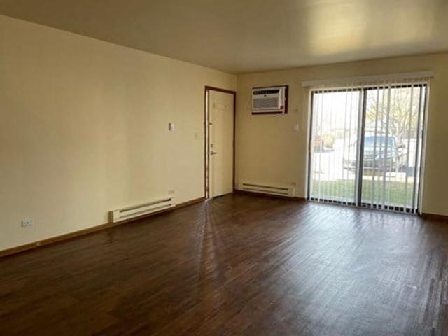 MOORE COURT APTS LLC 3 Bedrooms, 1 Bathroom