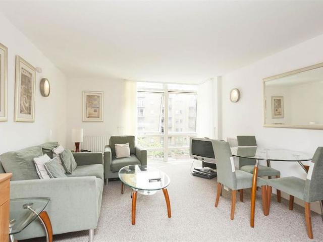 Moore House, Canary Wharf, London E14, 1 bed flat to rent, £1,950 pcm | PrimeLocation