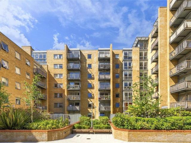 Moore House, Cassilis Road, E14 1 bed flat to rent £2,100 pcm £485 pw
