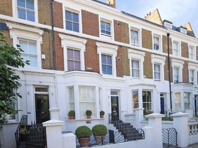 Moore Park Road, London SW6 1 bed flat to rent £2,500 pcm £577 pw