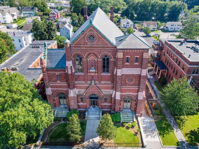 Moore Street Apartments 3 Bedroom Apartment for Rent at 159 Moore St, Lowell, MA 01852 South Lowell