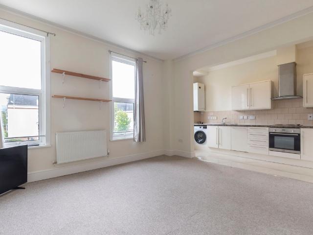 Moorend Park Road, Cheltenham GL53, 1 bed flat to rent, £1,150 pcm | PrimeLocation
