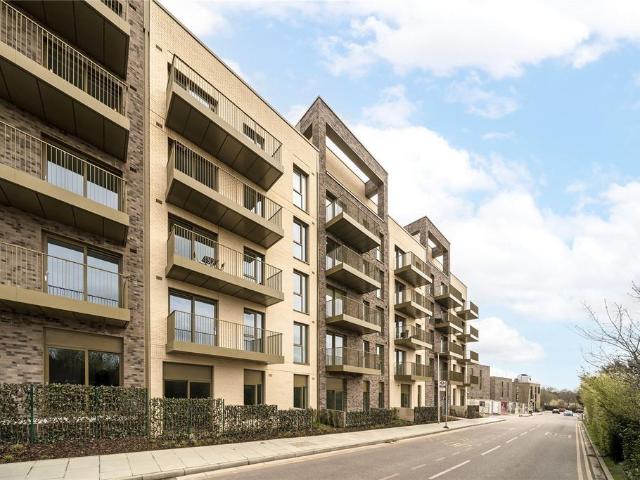Moorehead Way, London, SE3 1 bed apartment to rent £1,900 pcm £438 pw
