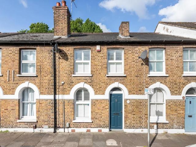 Mooreland Road, Bromley, BR1 2 bed terraced house to rent £1,900 pcm £438 pw