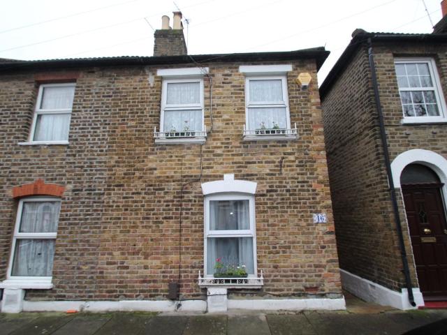 Mooreland Road, Bromley, Kent BR1, 2 bed terraced house to rent, £1,750 pcm | PrimeLocation