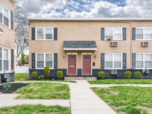 Moorestown Oaks 2 Bedroom Apartment for Rent at 101 E Camden Ave, Moorestown, NJ 08057