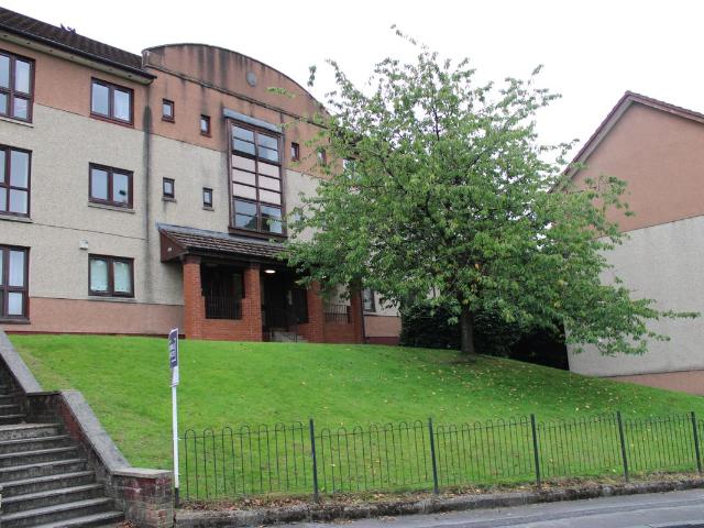 Moorfoot Avenue, Paisley PA2, 2 bed flat to rent, £800 pcm | PrimeLocation