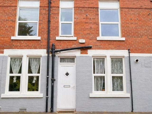 Moorfield Street, Armley, Leeds LS12, 4 bed end terrace house to rent, £1,100 pcm | PrimeLocation