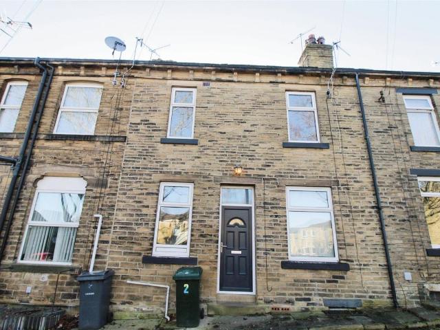 Moorfield Place, Bradford BD10, 2 bed terraced house to rent, £750 pcm | PrimeLocation
