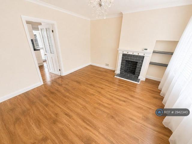 Moorfields Road, Bath, BA2 3 bed terraced house to rent £2,295 pcm £530 pw
