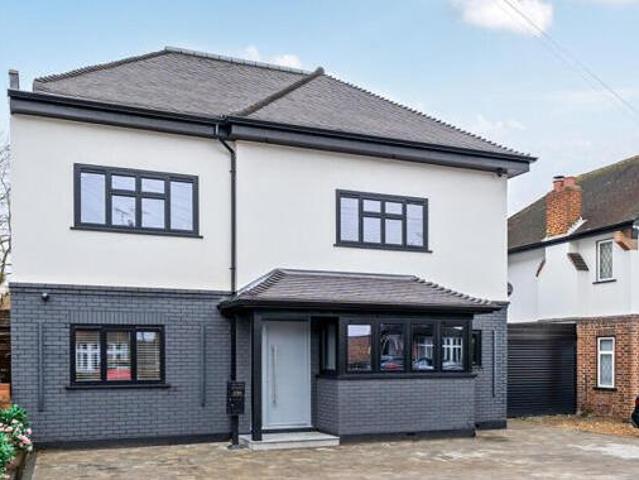Moorhayes Drive, Laleham, 5 Bedroom Detached
