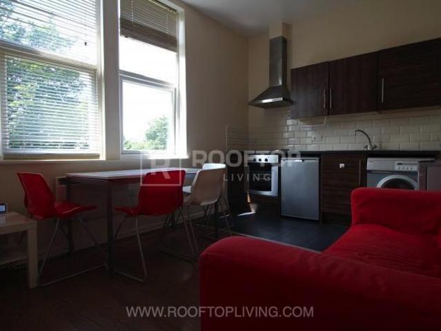 Moorland Avenue, Leeds LS6 3 bed house to rent £1,755 pcm £405 pw