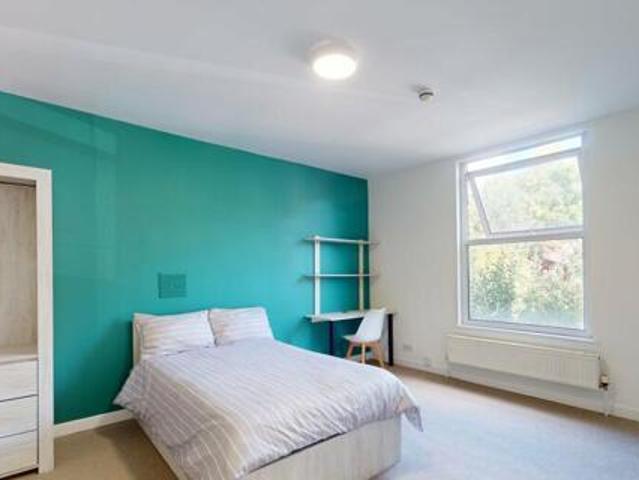 Moorland Avenue,woodhouse, 3 Bedroom Flat