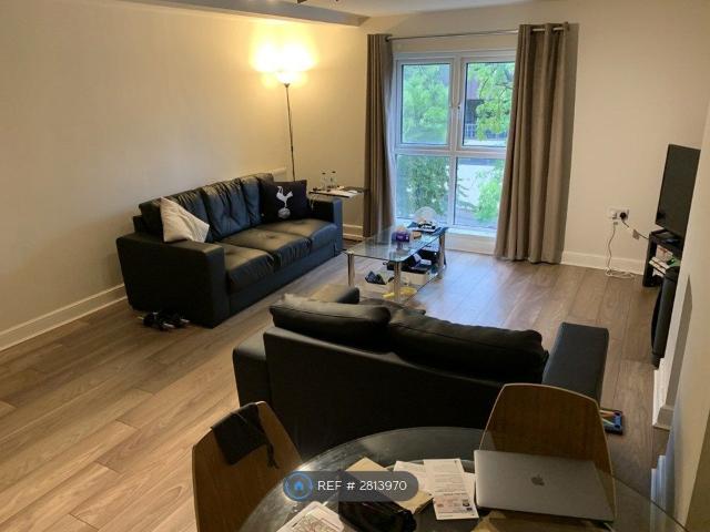 Moorland Hall, Leeds LS3, 2 bed flat to rent, £1,250 pcm | PrimeLocation