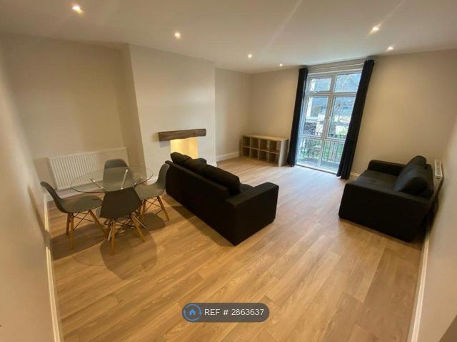 Moorland Hall, Leeds LS3, 2 bed flat to rent, £1,350 pcm | PrimeLocation