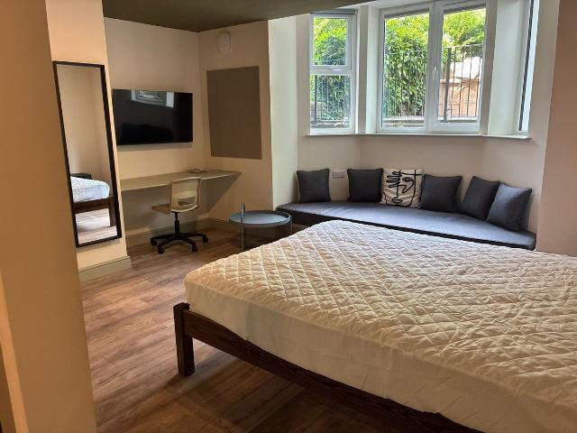 Moorland Road, Leeds LS6, Studio to rent, £1,148 pcm | PrimeLocation