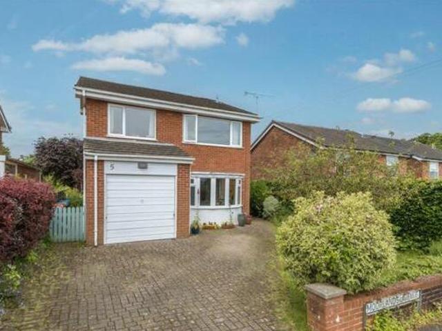 Moorlands Avenue, Cuddington, 4 Bedroom Detached