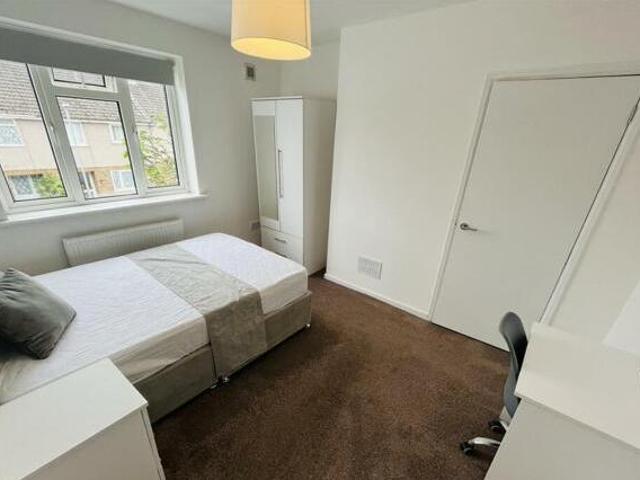 Moorlands Road, House Share For