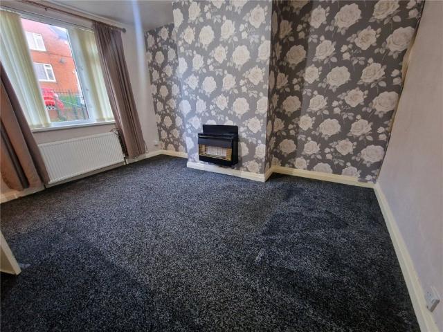 Moorside Road, Dewsbury, WF13