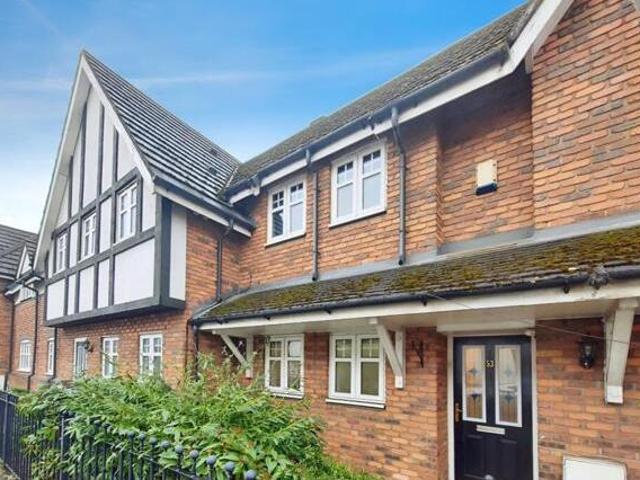 Moorside Road, Swinton, 2 Bedroom Flat