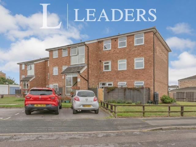 Moat Court, Gale Moor Avenue, PO12 2 bed flat to rent £1,050 pcm £242 pw