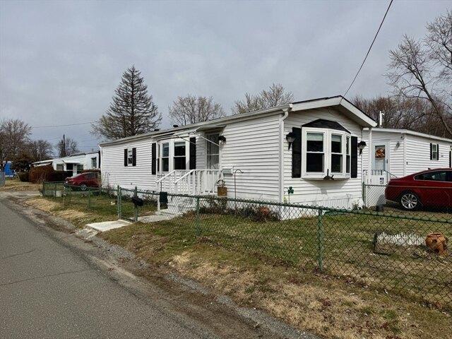 Mobile Home Way, Springfield, Property For Sale
