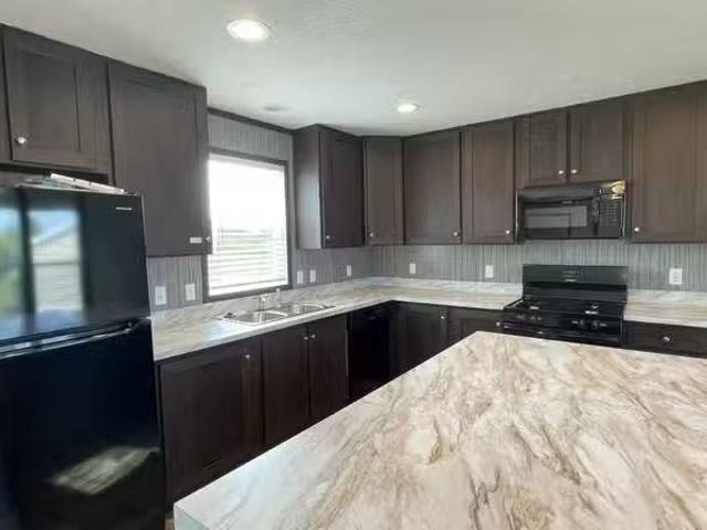 Mobile Home, Mobile/Manufactured Churubusco, IN 6560 N 650.