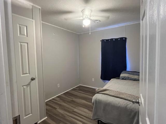 Mobile home rooms for rent