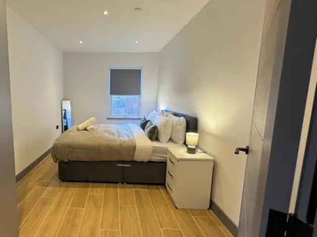 Mobile Vape House, Shenley Road, Borehamwood, WD6 1DL, United Kingdom | 1 bed apartment for rent #168181784 | Rentberry