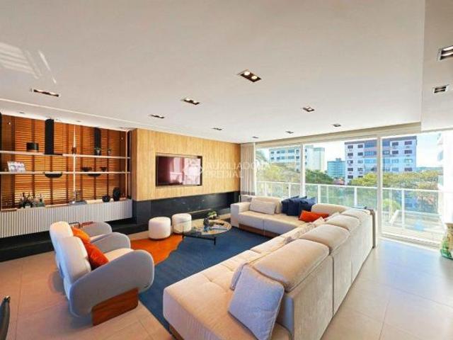 Mobiliado pronto para morar: Apartamento Exclusivo no Edifício Abu Dhabi com Terraço Privativo e Inf