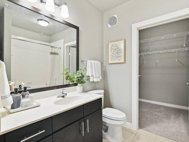 Moda Apartments Studio Apartment for Rent at 1855 Payne St, Dallas, TX 75201 Victory Park
