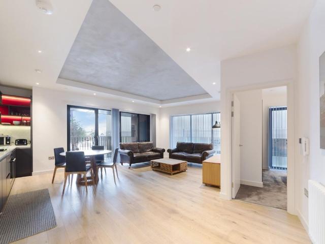 Modena House, London City Island, London E14, 1 bed flat to rent, £2,453 pcm | PrimeLocation