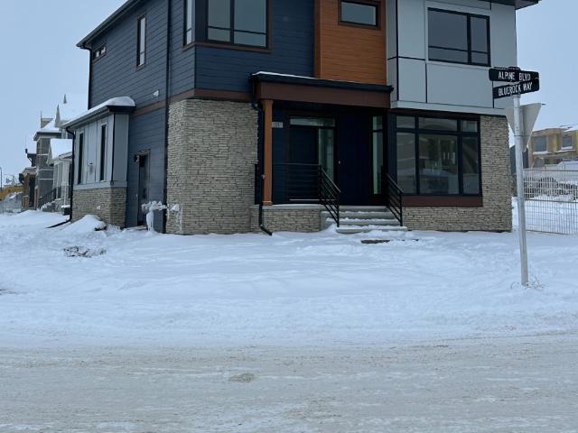 Modern 3 Bed, 2.5 Bath Home on Alpine Ave with Spacious Layout