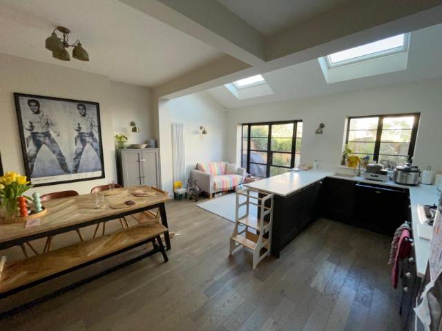 Modern 3 Bed Home with Garden 3 4 month let