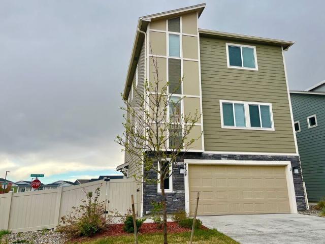 Modern 3‑Bedroom Corner‑Lot Home Near Peterson AFB