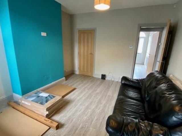 Modern 3 Bedroom Home Steps from City Centre and Ecclesall Road