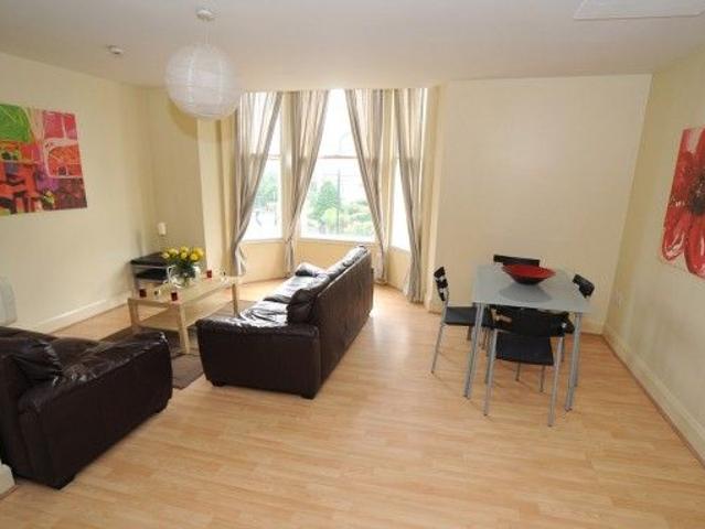 MODERN 3 BEDROOM STUDENT APARTMENT NEAR UNIVERSITY OF SCARBOROUGH