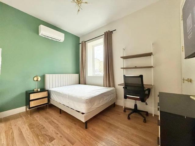 Modern 3BR near Manhattan 35th Avenue