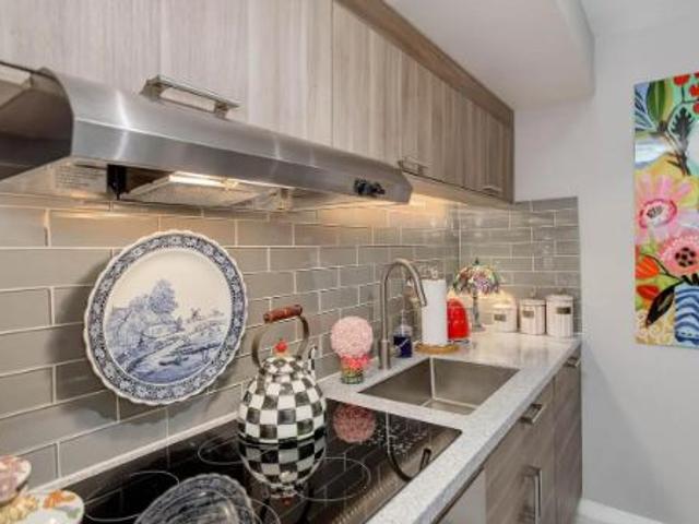 Modern 1 Bed 1 Bath Condo in DenverCO