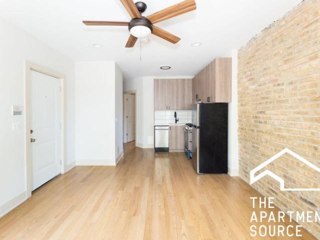 Modern 1 Bed Condo in Chicago | Available 4 | $185
