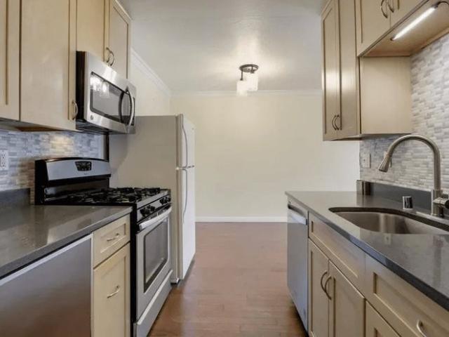 Modern 1 Bed Condo in Fremont | Available 1 | $mo
