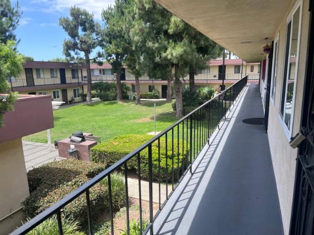 Modern 1 Bed Condo in Long Beach | Available | $m