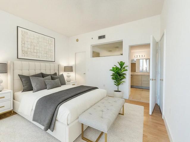 Modern 1 Bed Condo in Miami | City Views | $mo | A