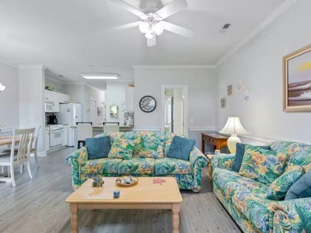 Modern 1 Bed Condo in Myrtle Beach | 1.5 Baths | $