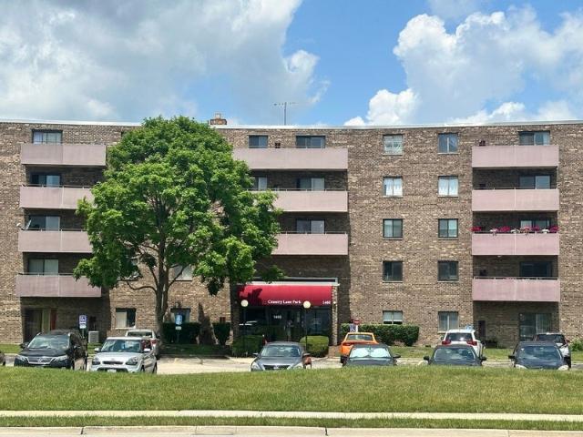 Modern 1 Bed Condo in Schaumburg | 1 Bath | $mo |
