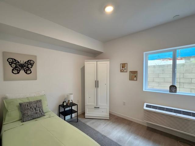 Modern 1 Bed Bath Apartment